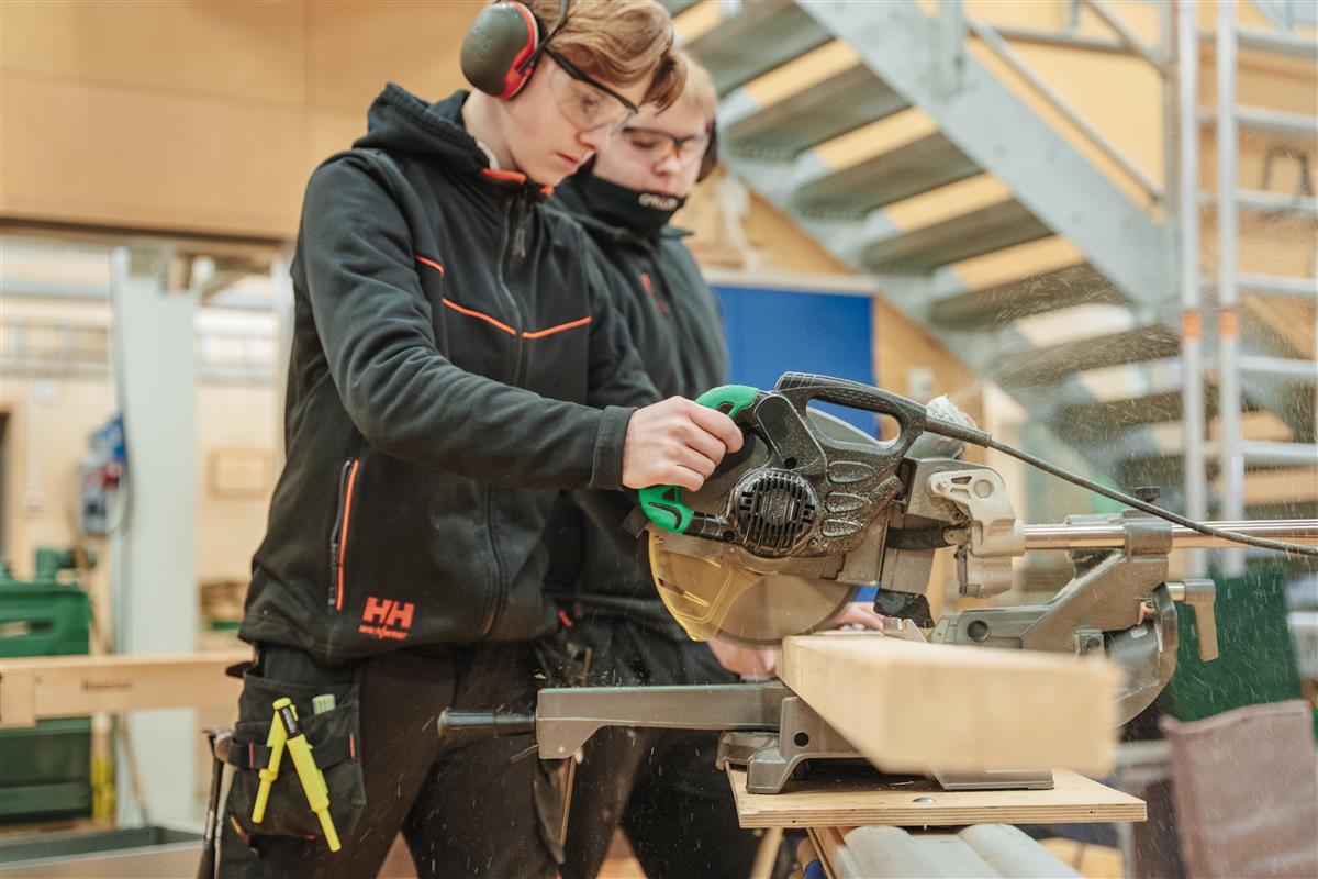 Utvidar ny eksamensordning: Skriftleg-munnleg eksamen skal få fleire ...
